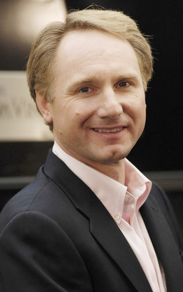 Picture of Dan Brown