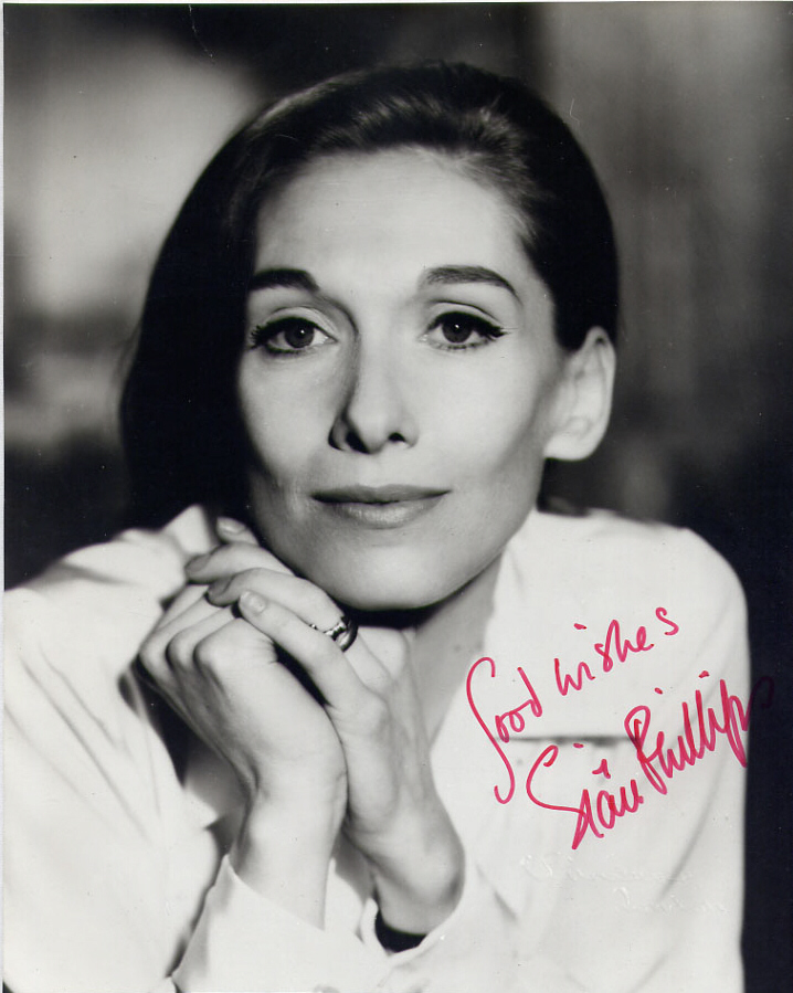 Picture of Siân Phillips