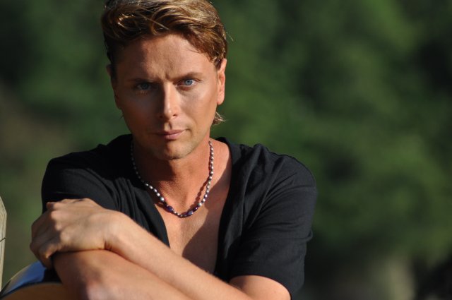 Picture of Jeremy Jordan