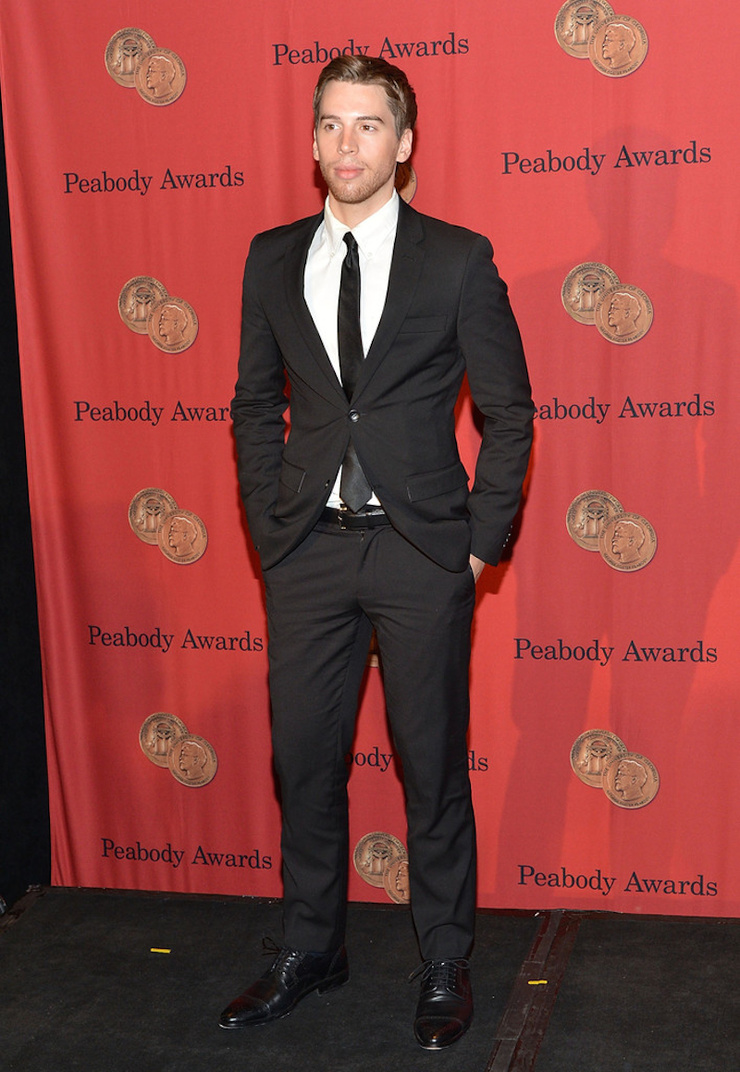 Picture of Jordan Gavaris