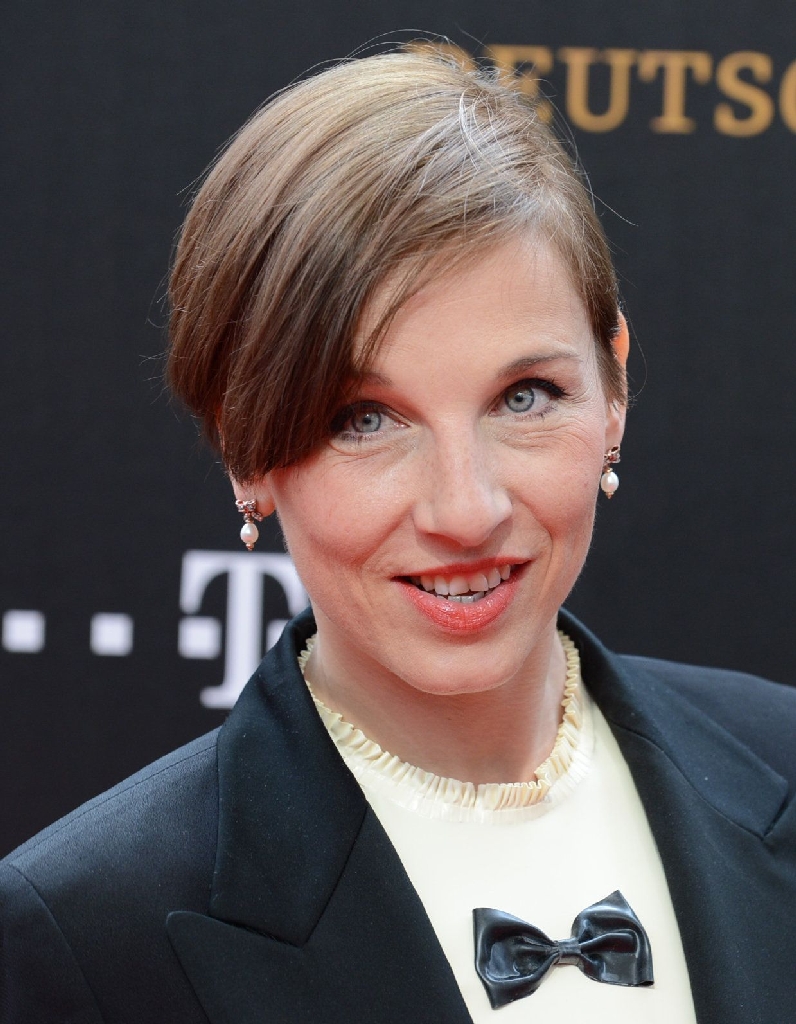 Meret Becker picture