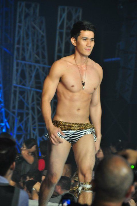 Picture of Cris Lomotan