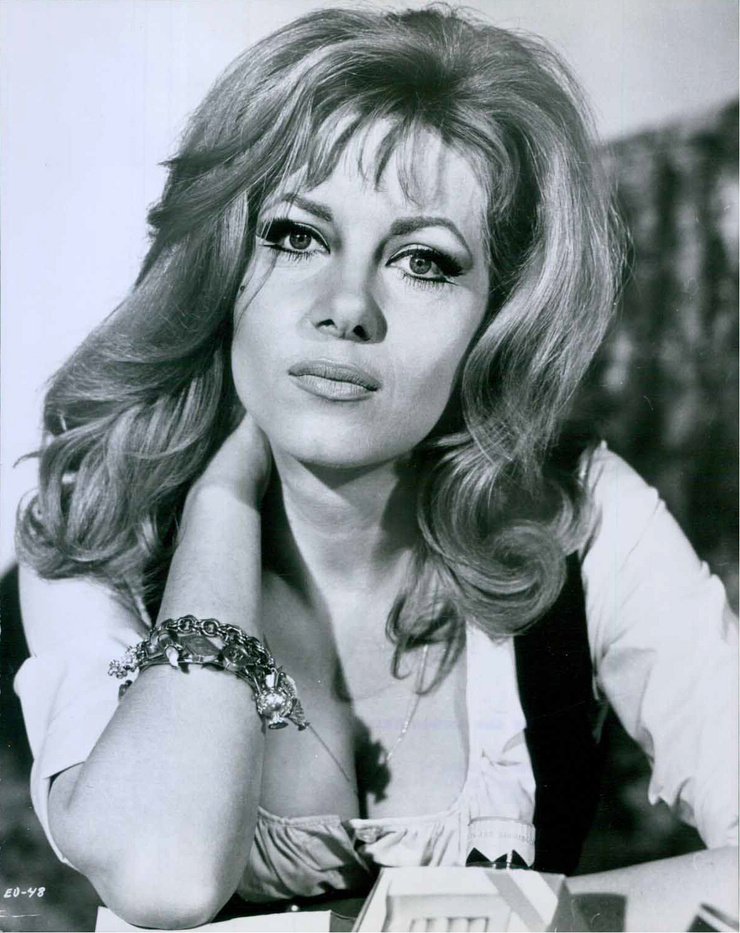 Ingrid Pitt picture