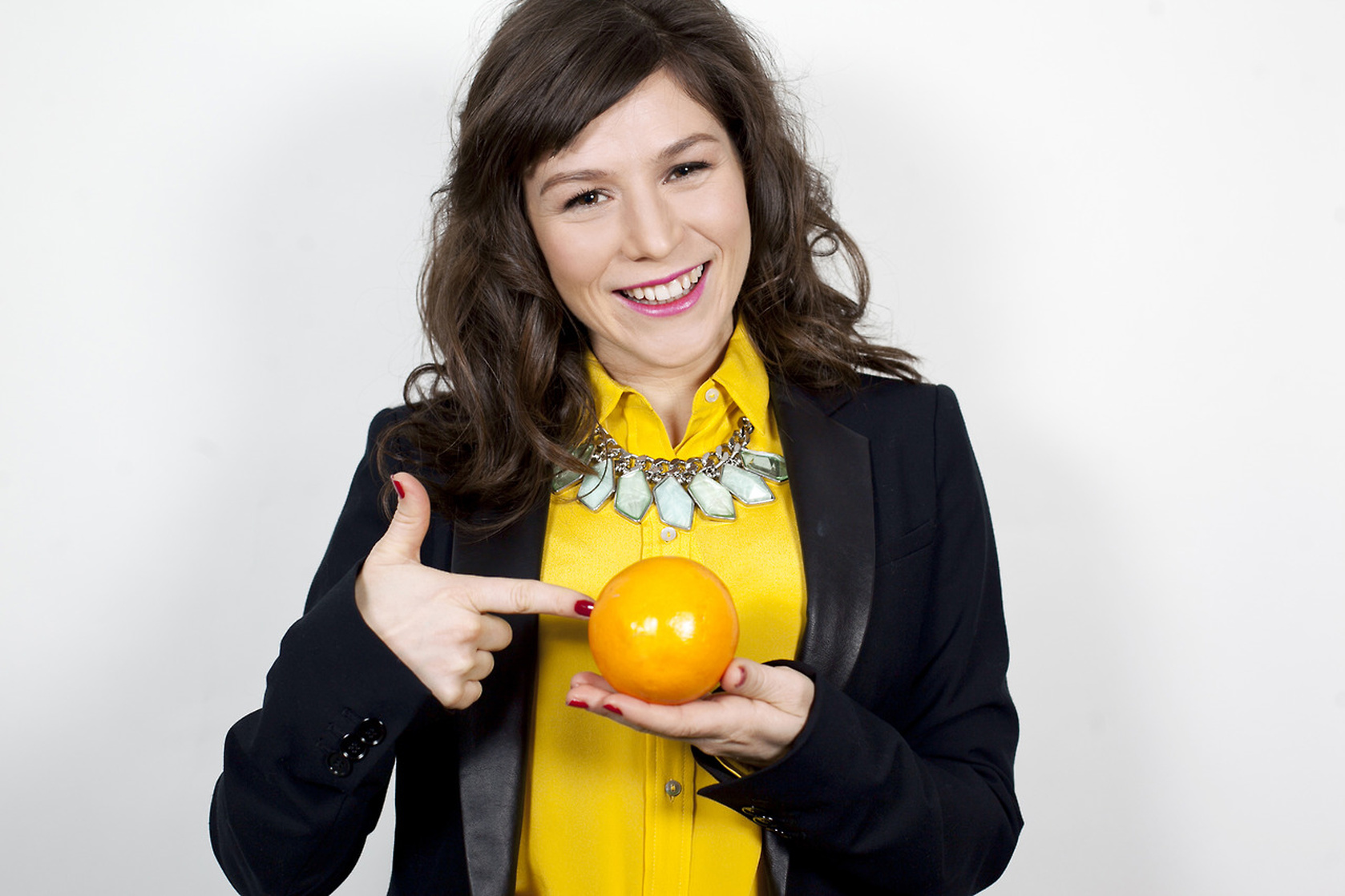Picture of Yael Stone