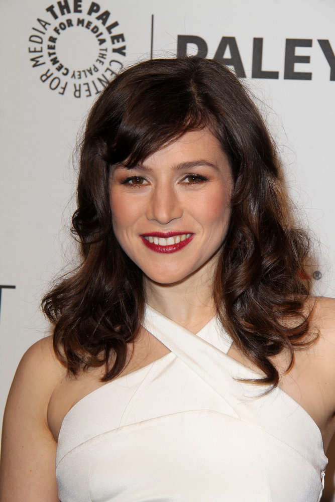 Picture of Yael Stone