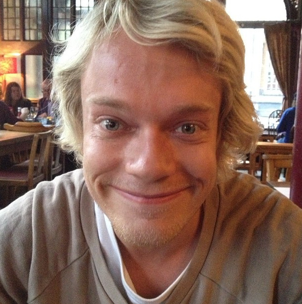 Picture of Alfie Allen