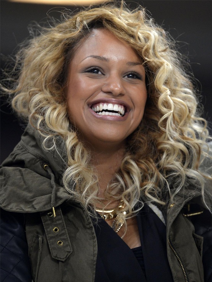 Fanny Neguesha picture