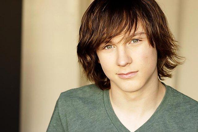 Logan Miller image