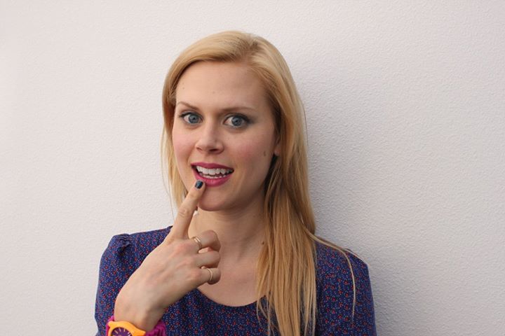 Janet Varney picture