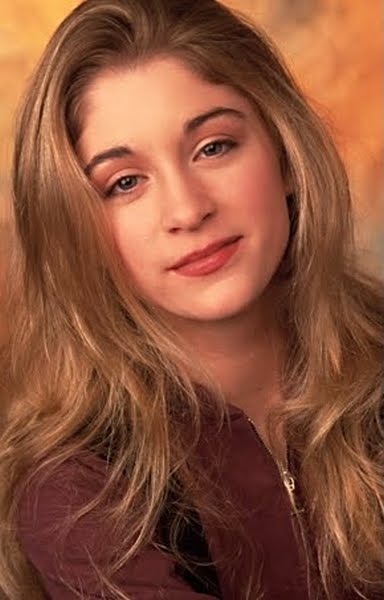 Picture of Staci Keanan