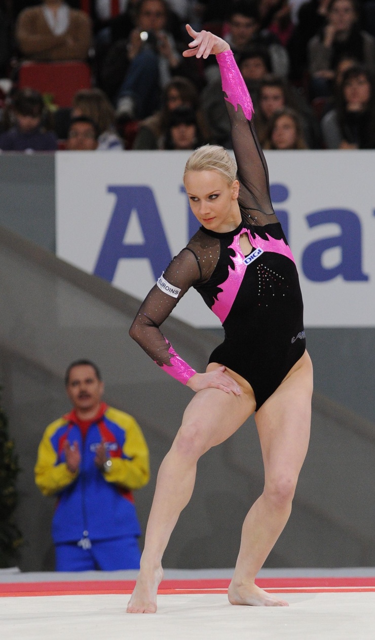 Sandra Izbasa picture