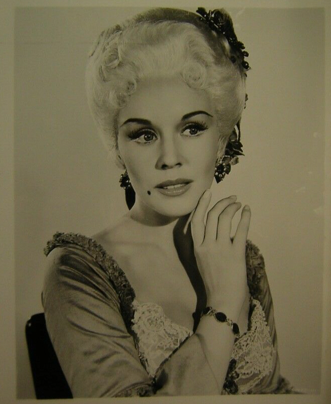 Picture of Lisa Daniels