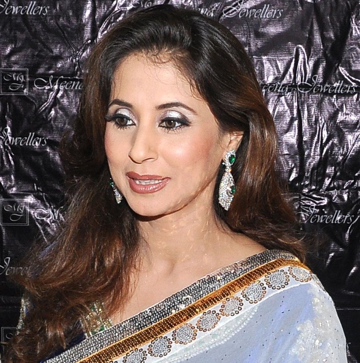 Urmila launches Diwali festival diamonds at Meena