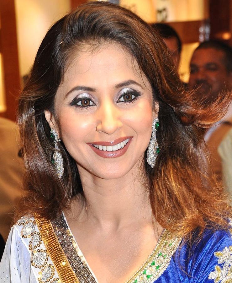 Urmila launches Diwali festival diamonds at Meena