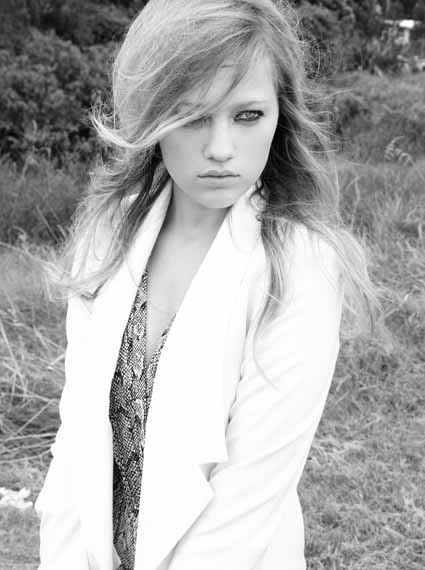 Picture of Zippora Seven