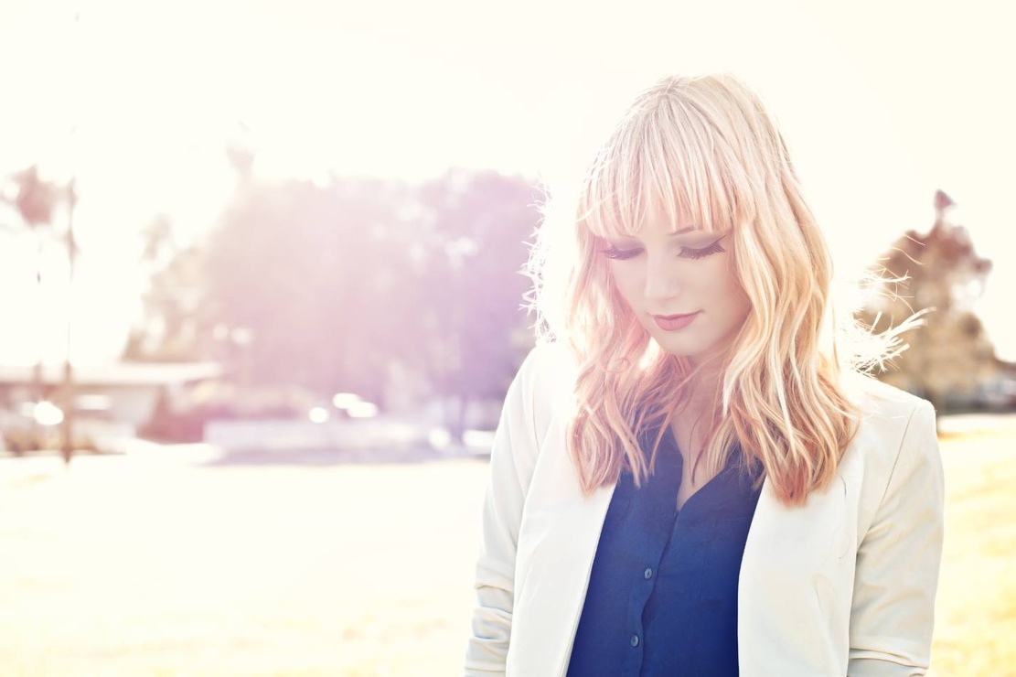 Hunter Elizabeth image