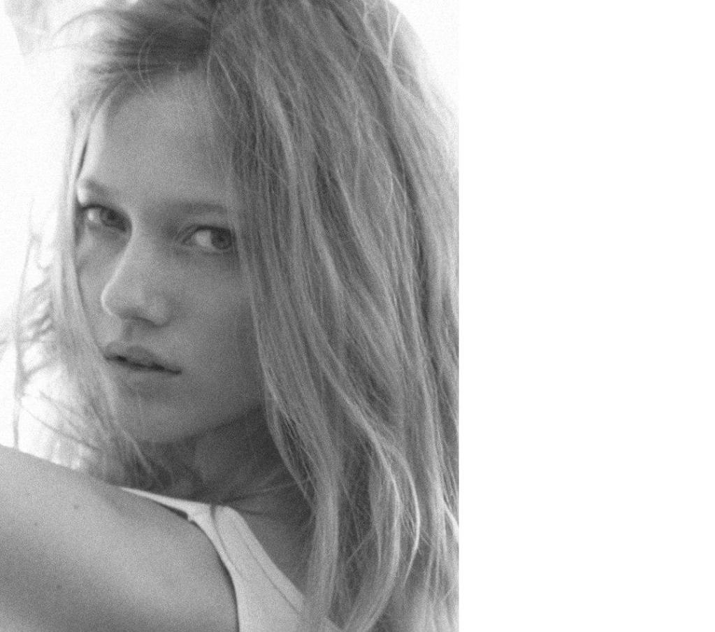 Picture of Zippora Seven