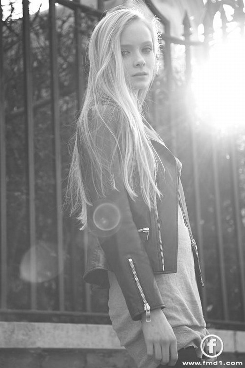 Picture of India Farrell