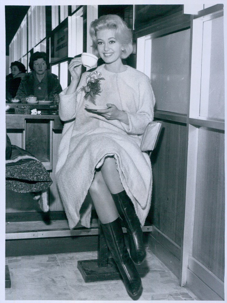 Janette Scott picture