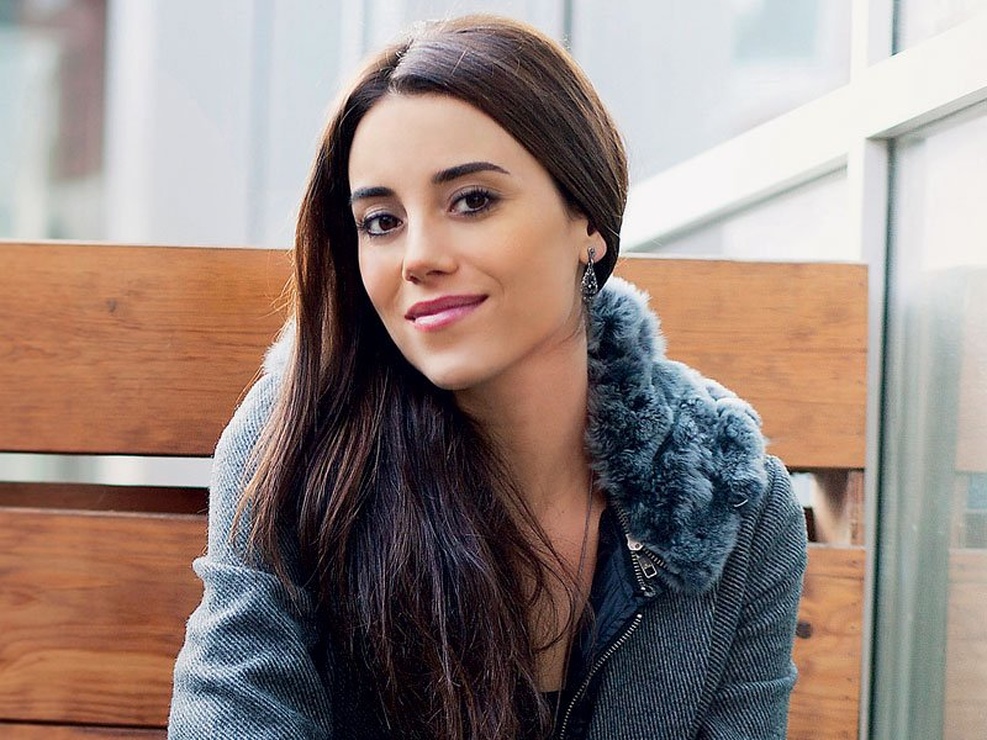 Picture of Cansu Dere