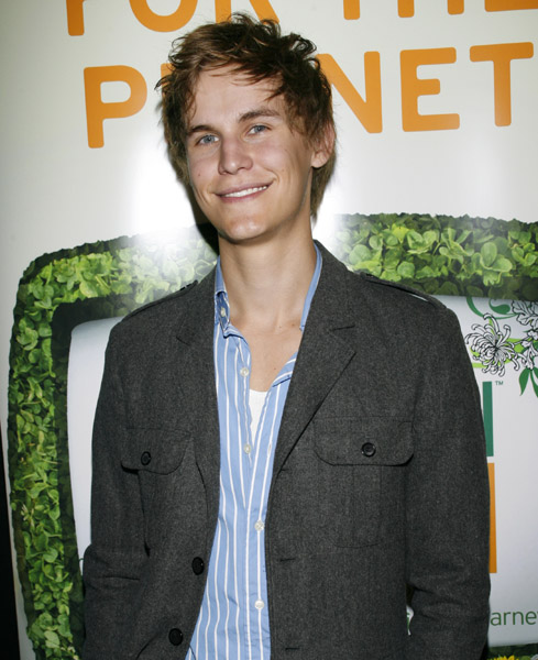 Rhys Wakefield picture