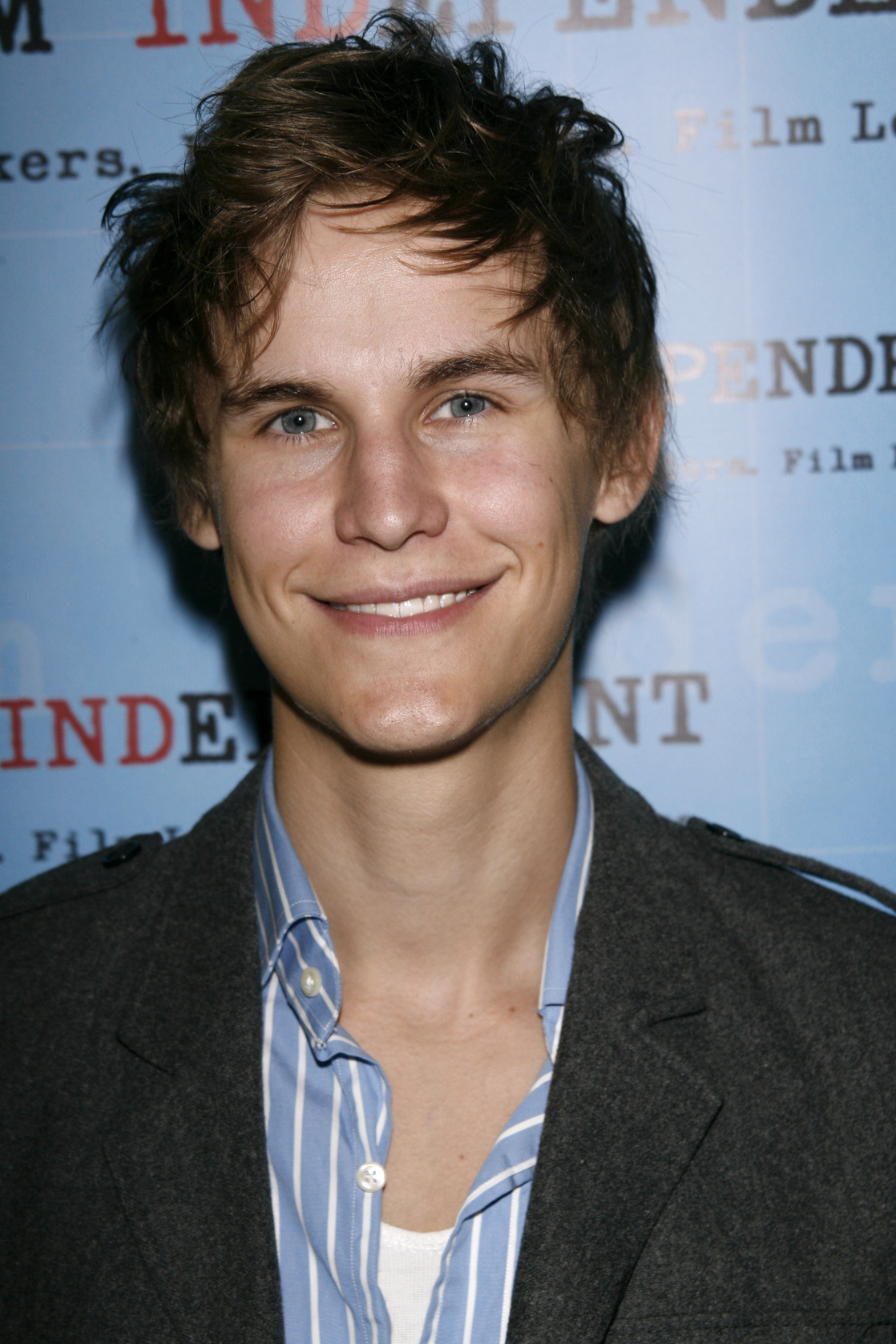 Picture of Rhys Wakefield