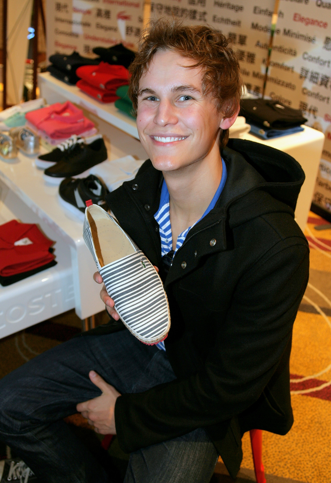 Rhys Wakefield picture