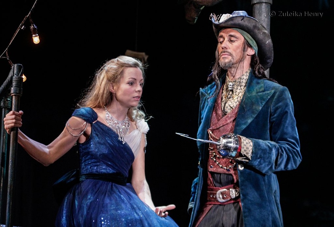 Picture of Fiona Button