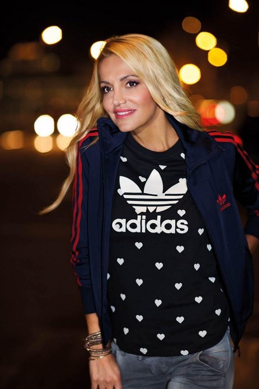 Picture of Dara Rolins