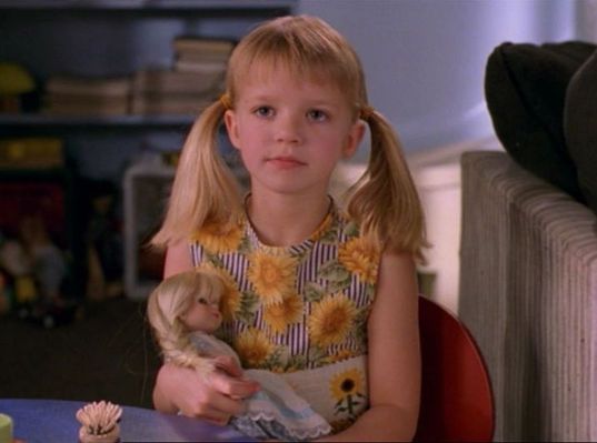 Picture of Alexandra Lee