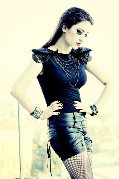 Picture of Hazal Kaya