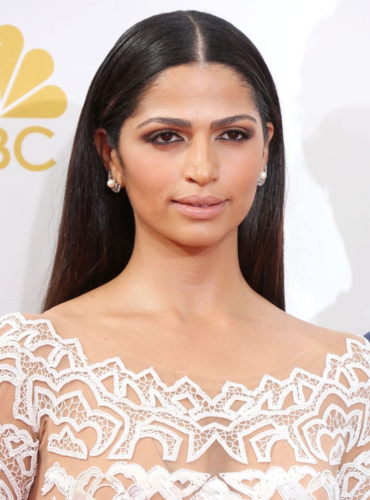 Camila Alves image