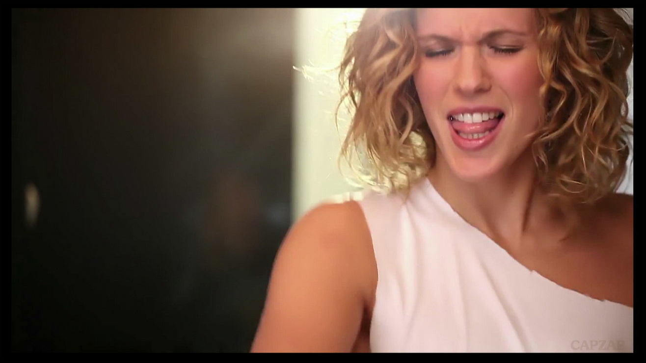 Lorie 2012 (Clip Les divas du Dancing)