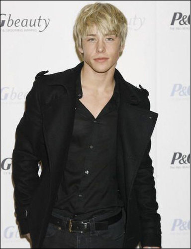 Picture of Mitch Hewer