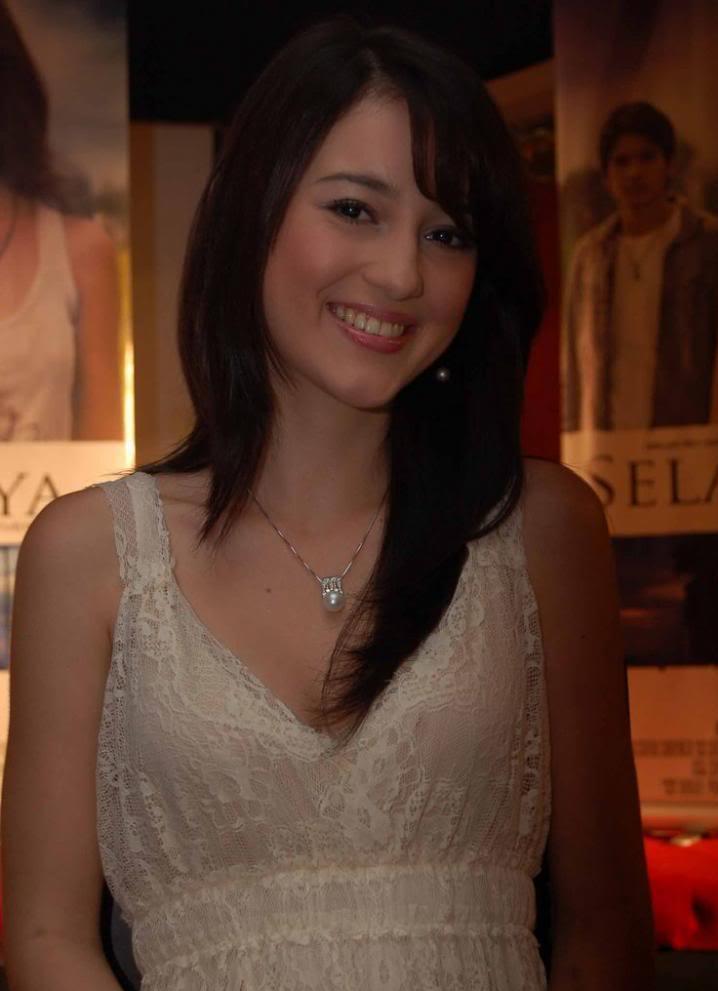 Picture of Julie Estelle