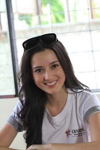 Picture of Julie Estelle
