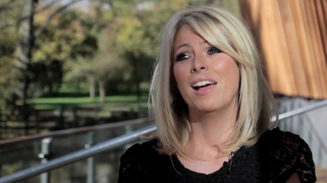 Sarra Elgan (TV Sports Presenter)