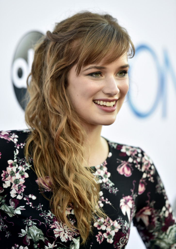 Picture of elizabeth lail