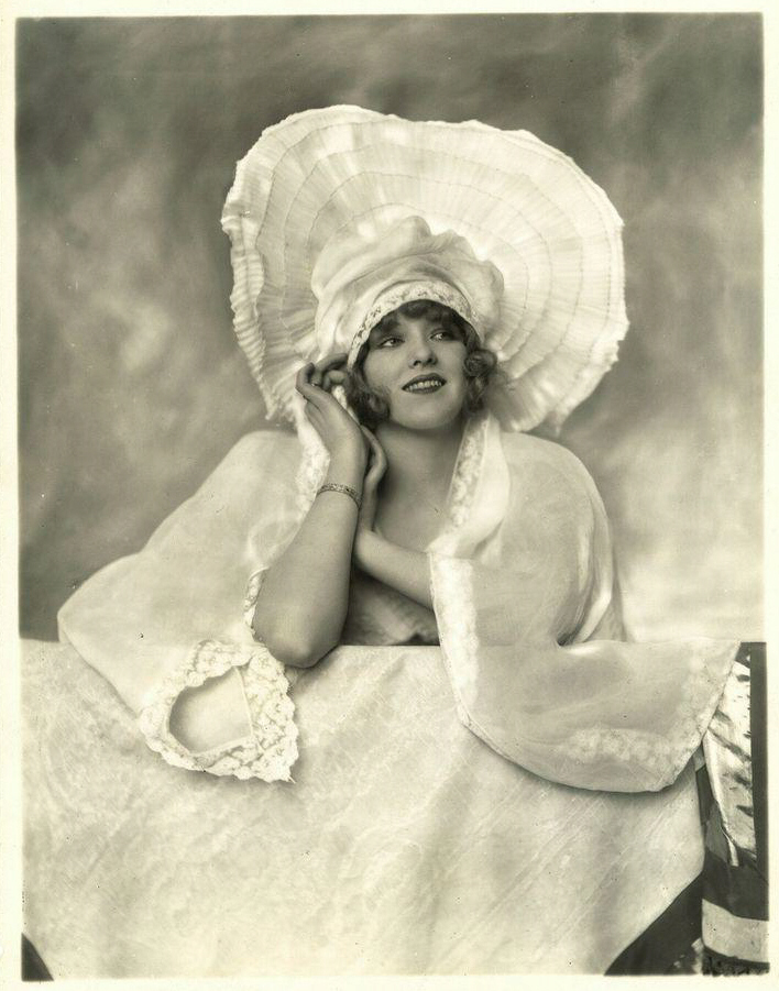 Picture of Gladys Glad