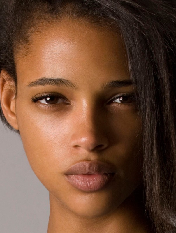 Picture of Aya Jones