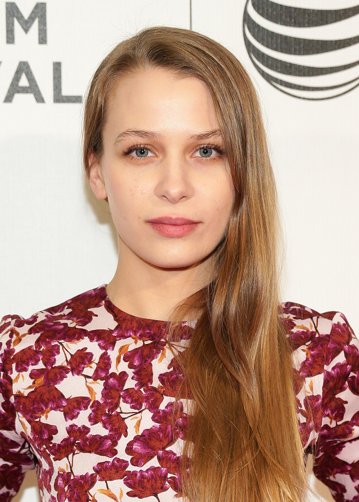 Isabelle McNally image