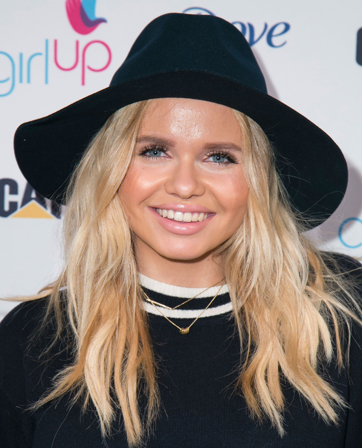 Image of Alli Simpson