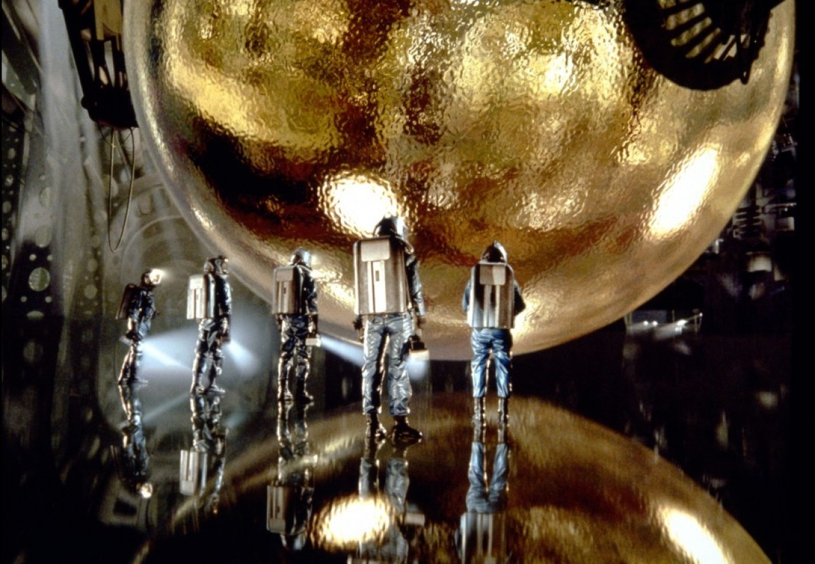 Picture of Sphere (1998)