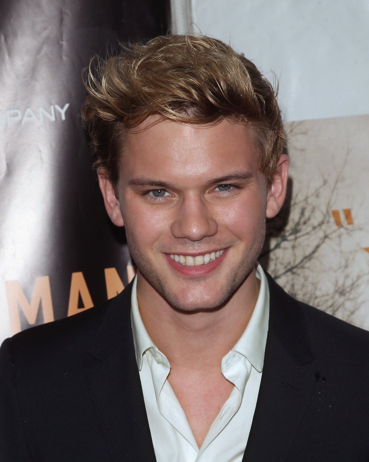 Picture of Jeremy Irvine