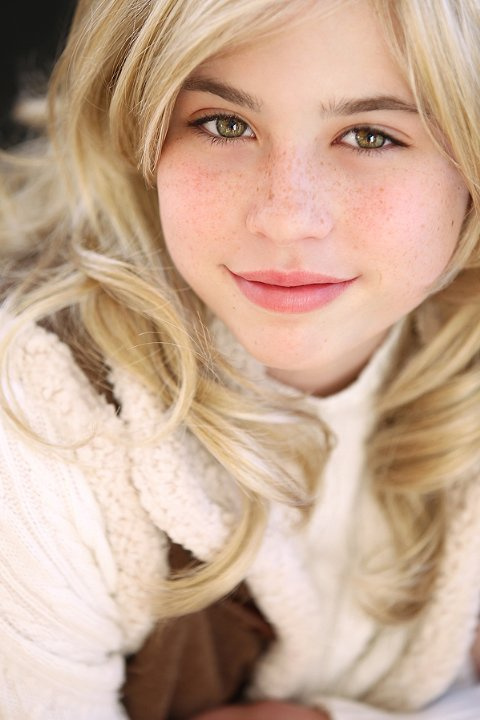 Emily Evan Rae picture