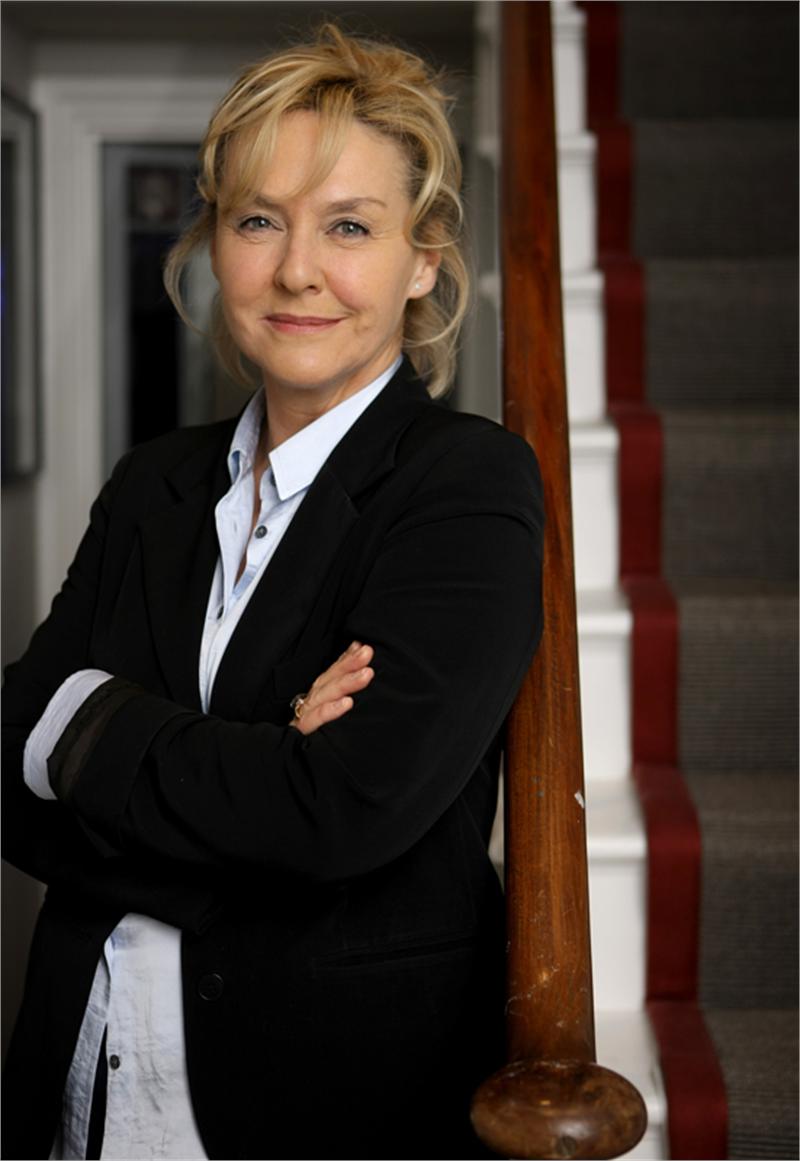 Picture of Amanda Burton