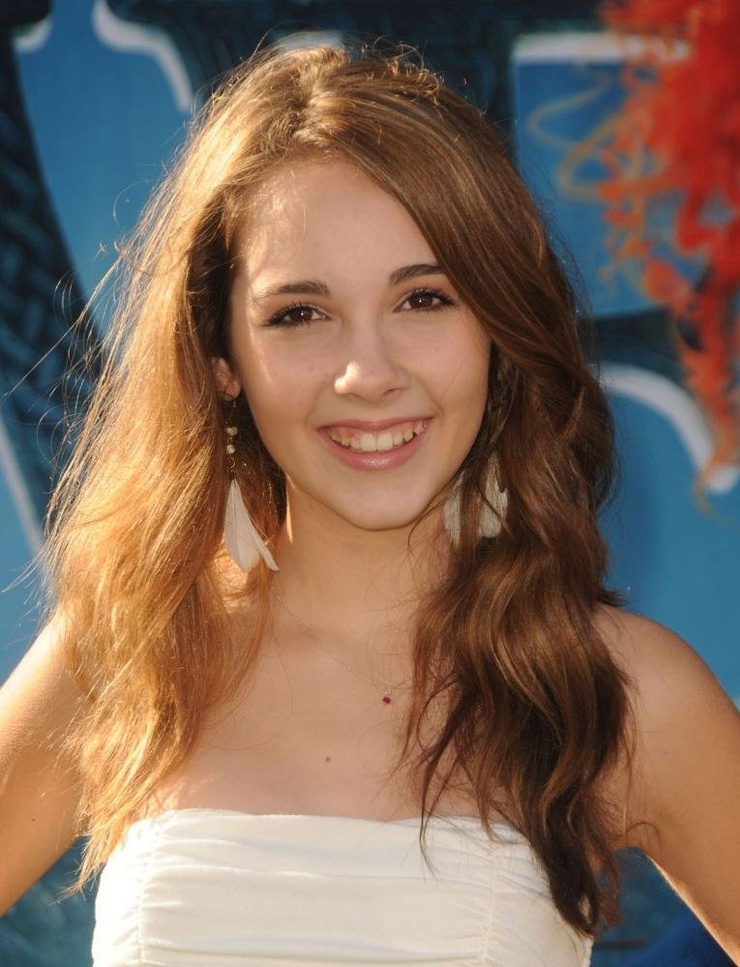 Picture of Haley Pullos