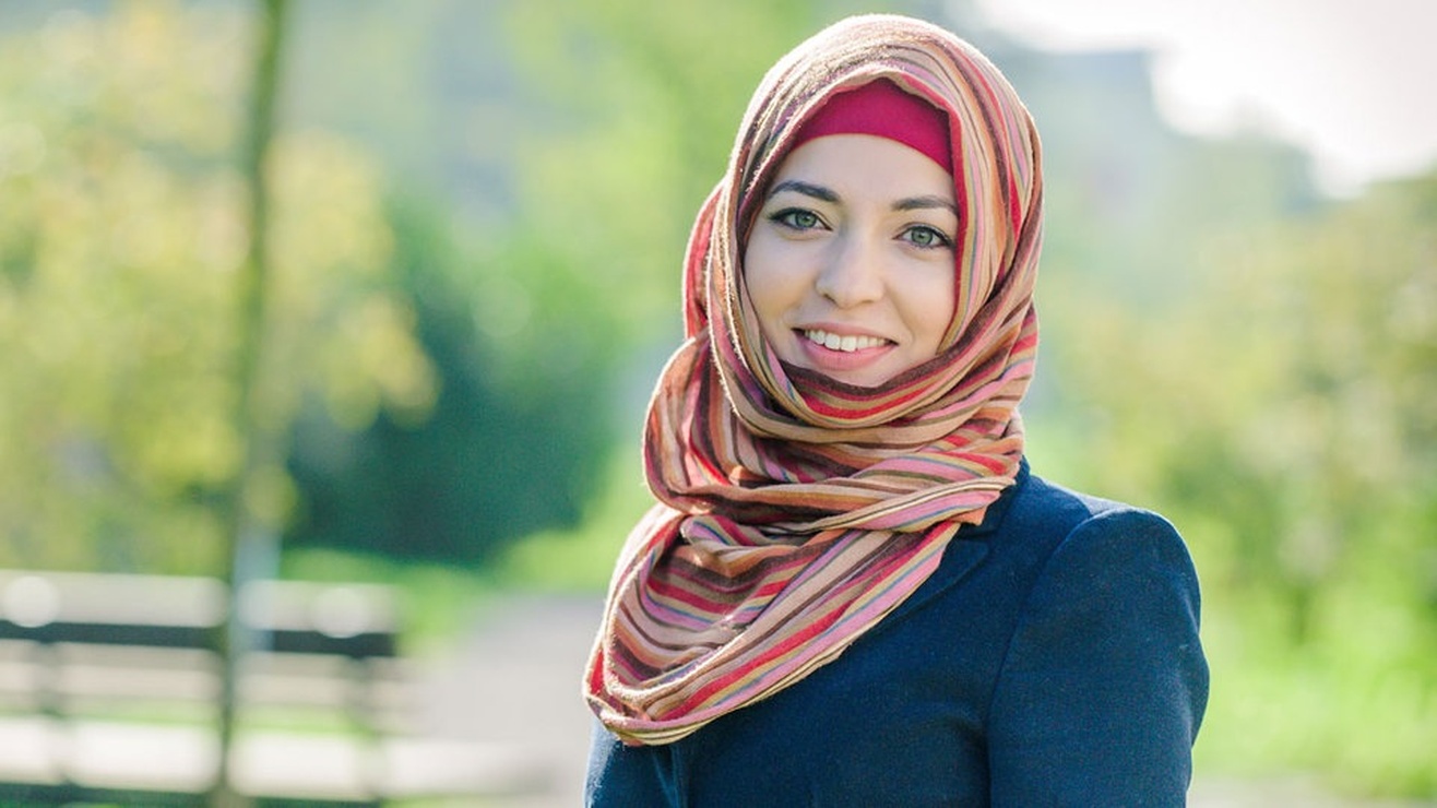 Picture of Khola-Maryam Hübsch