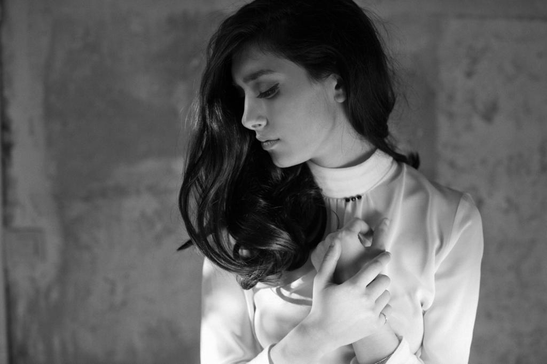 Elif Demirezer image