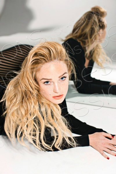 Picture of Caity Lotz